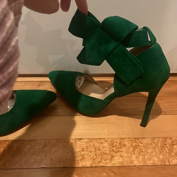 MMJULY | Shoes | Green Felt Bow Heels | Poshmark